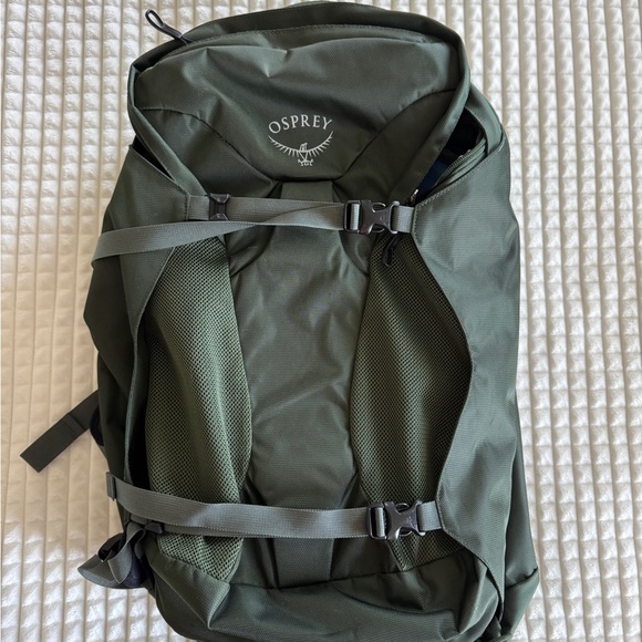 OSPREY | Bags | Osprey Green Mens 2in Backpack | Poshmark